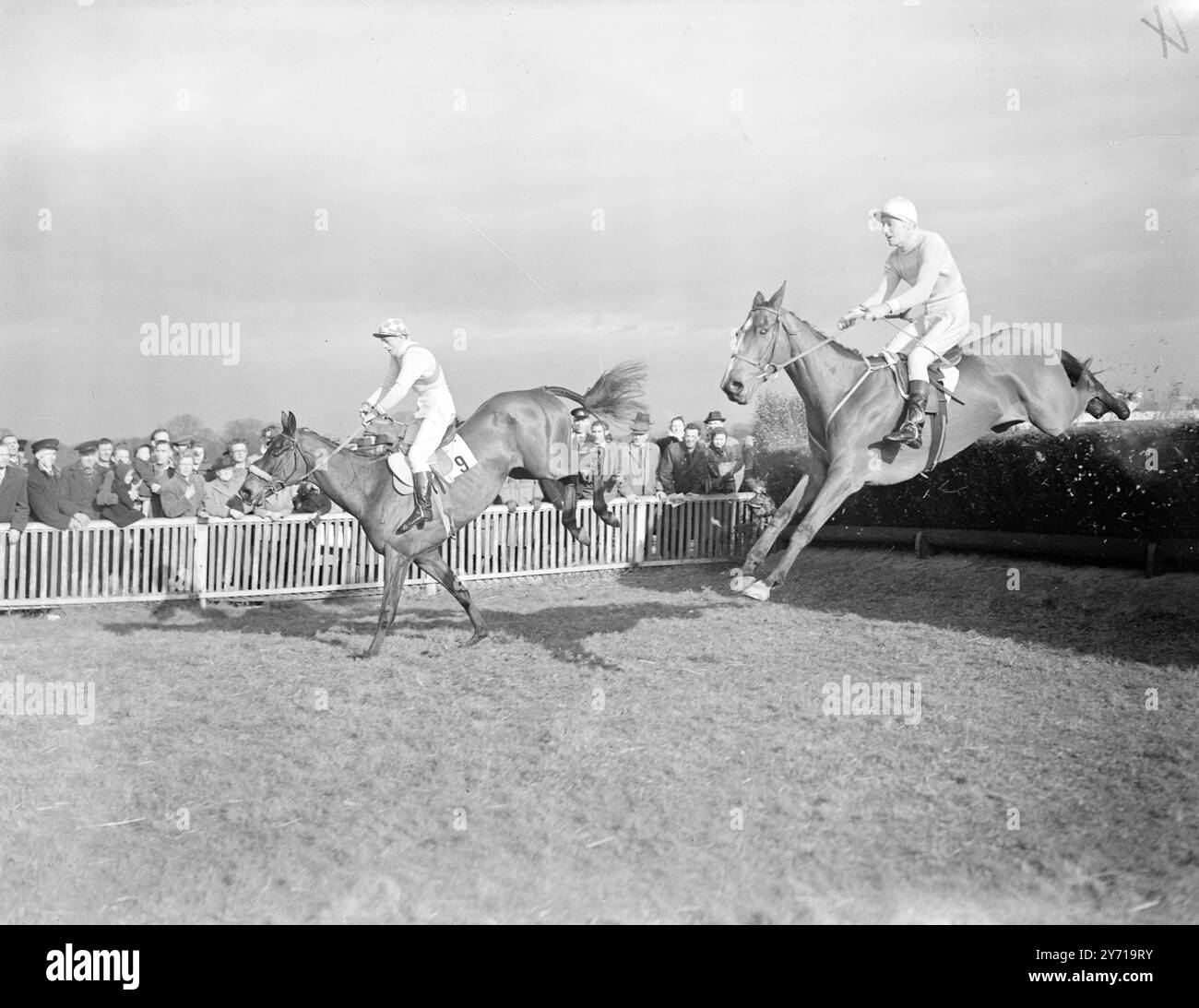 1949 grand national steeple chase hi-res stock photography and images ...