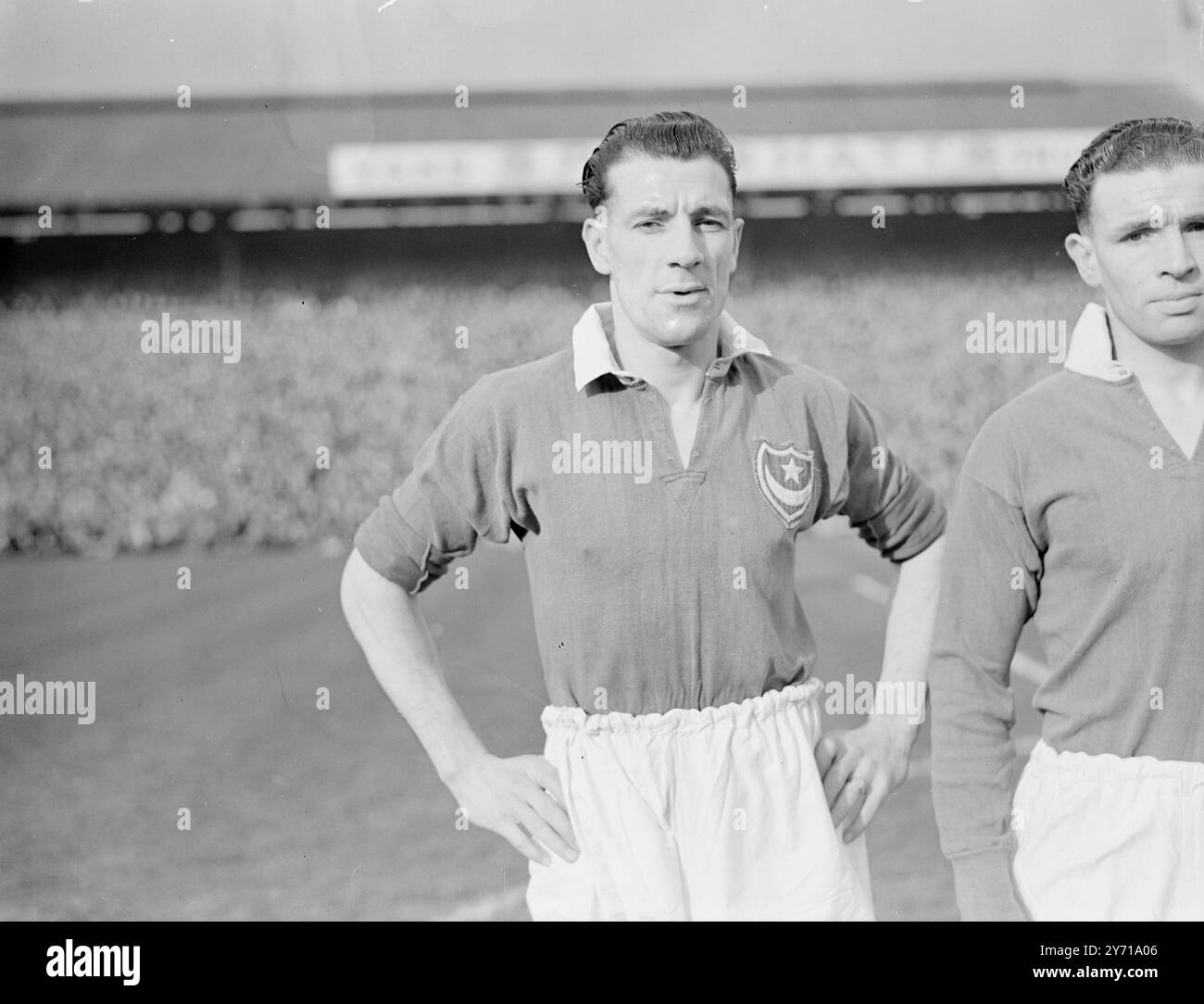 Arsenal badge football Black and White Stock Photos & Images - Alamy