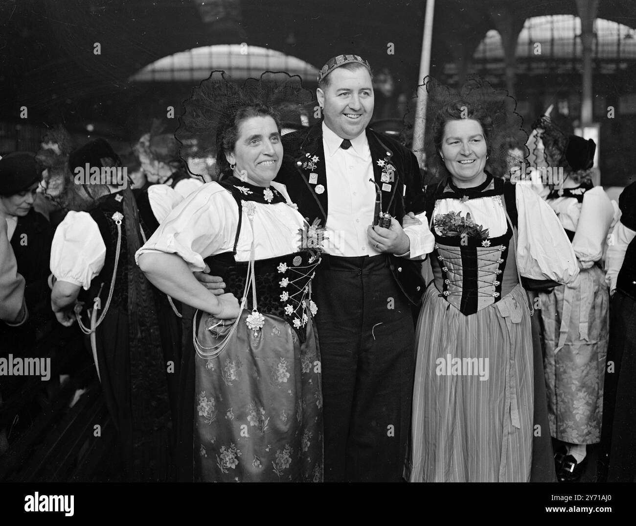 Traditional bernese costume hi-res stock photography and images - Alamy