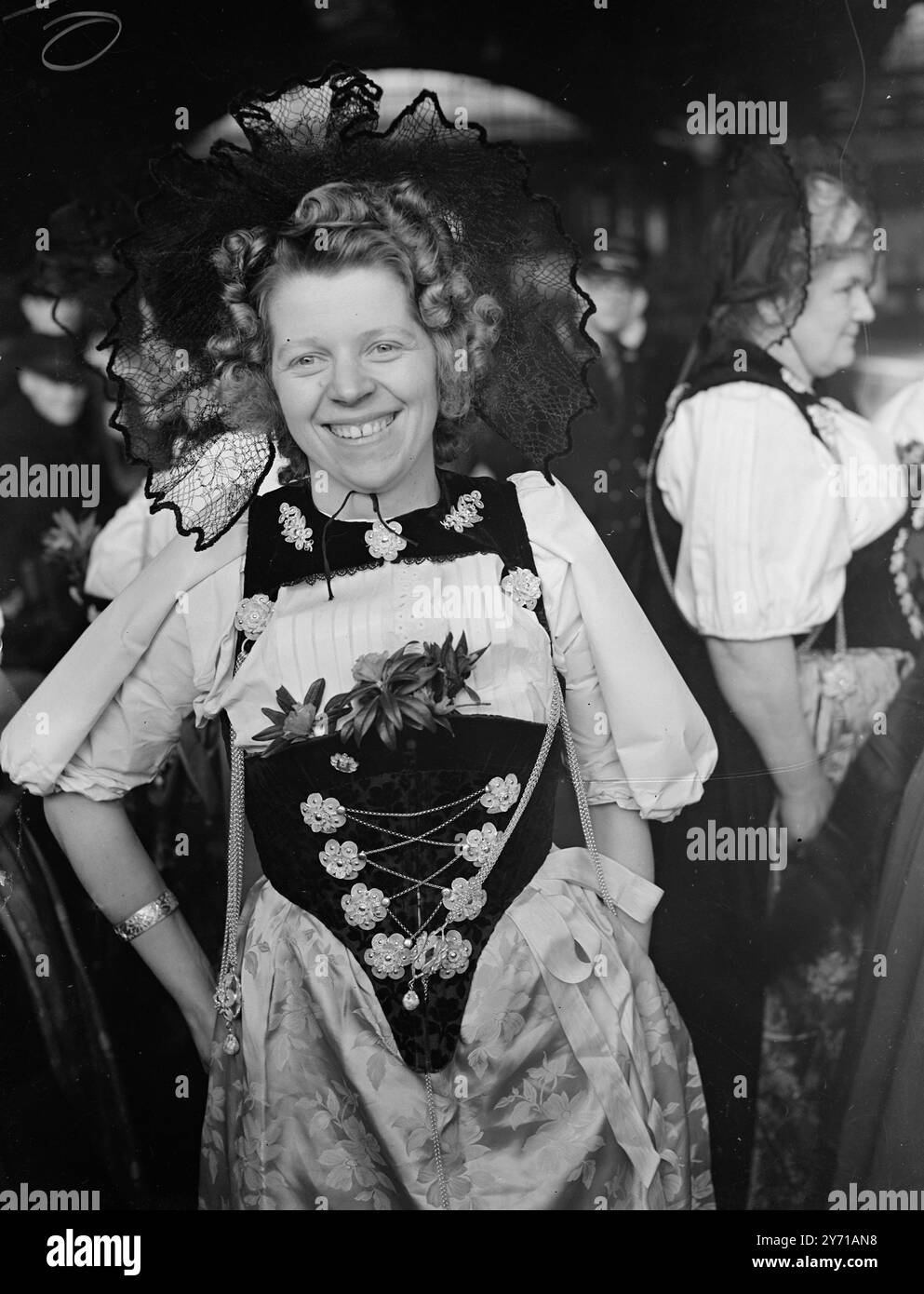 Traditional bernese costume hi-res stock photography and images - Alamy