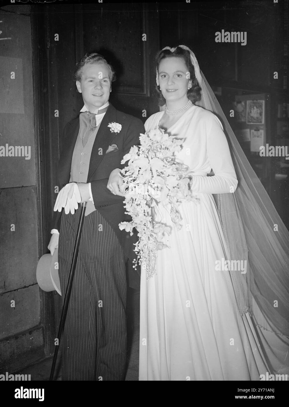 MISS VIVIEN MOSELEY MARRIES Miss . VIVIEN MOSELEY , daughter of Sir ...