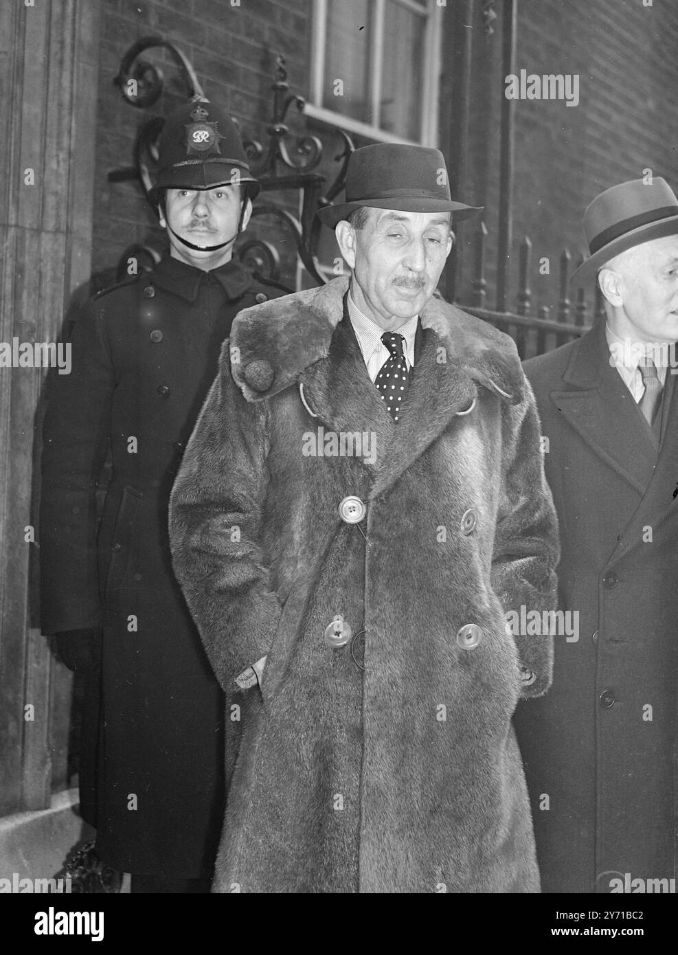 NORTHERN IRELAND PREMIER AND MR , ATTLEE IN EIRE '' REPUBLIC '' ACT ...