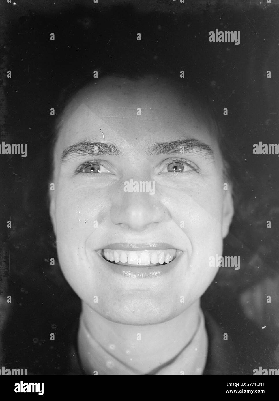 Miriam Bingham - Close portrait of face1940 Stock Photo - Alamy