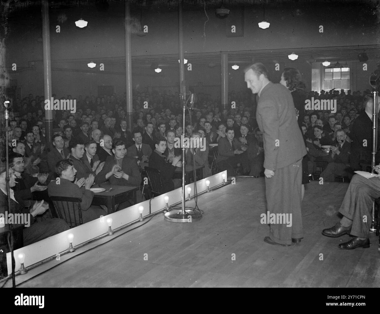 Black women factory workers ww2 Black and White Stock Photos & Images ...
