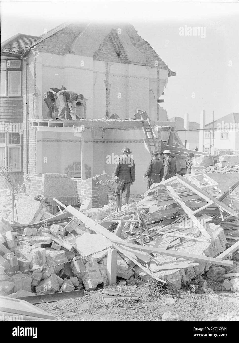 Bomb Damage 10 September 1940 Stock Photo - Alamy