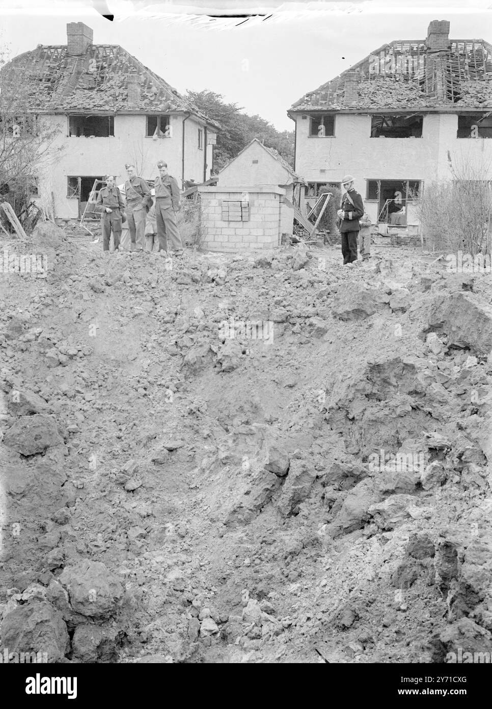 Bomb damage from 1940 hi-res stock photography and images - Alamy