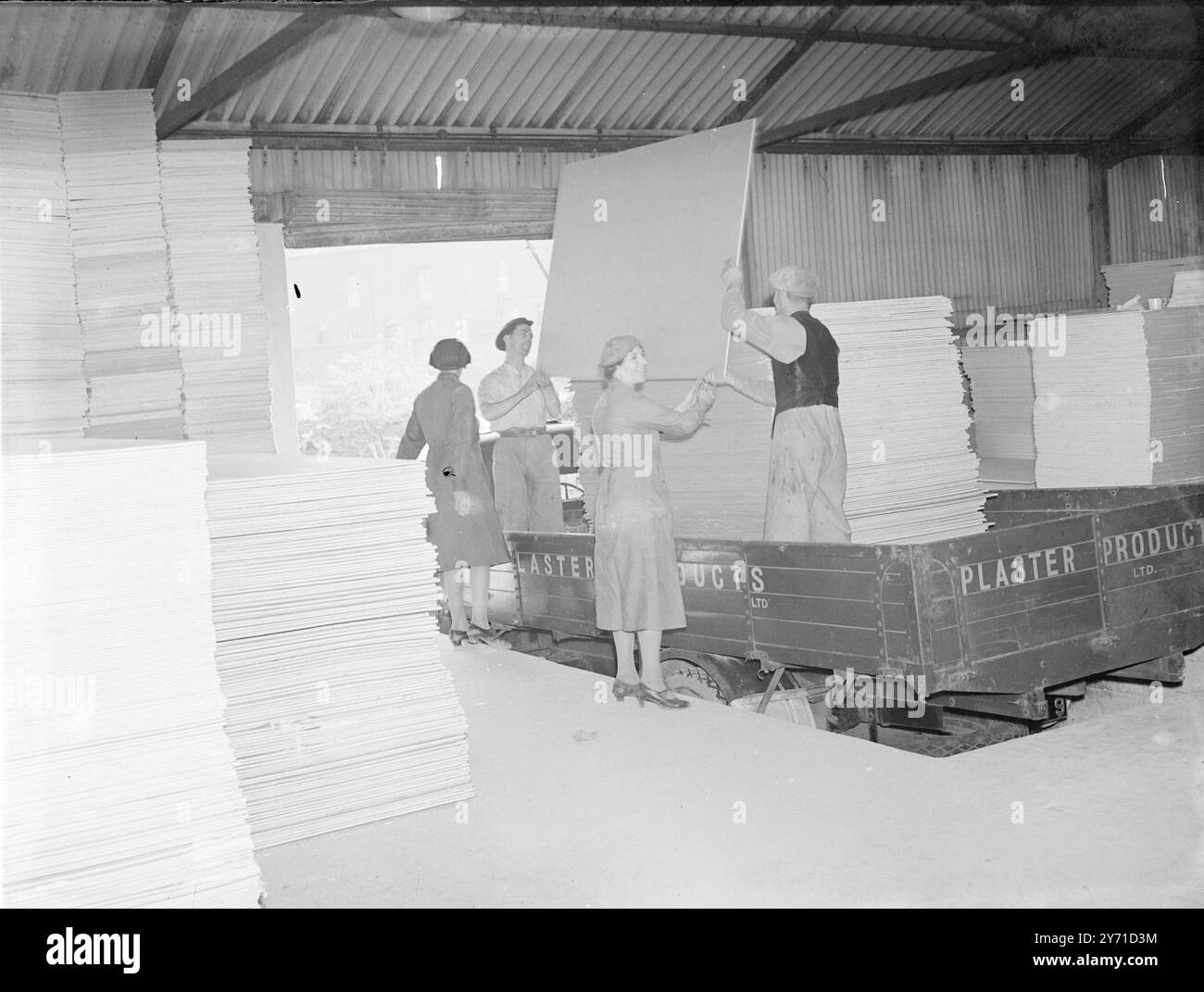 Holding plaster board hi-res stock photography and images - Alamy