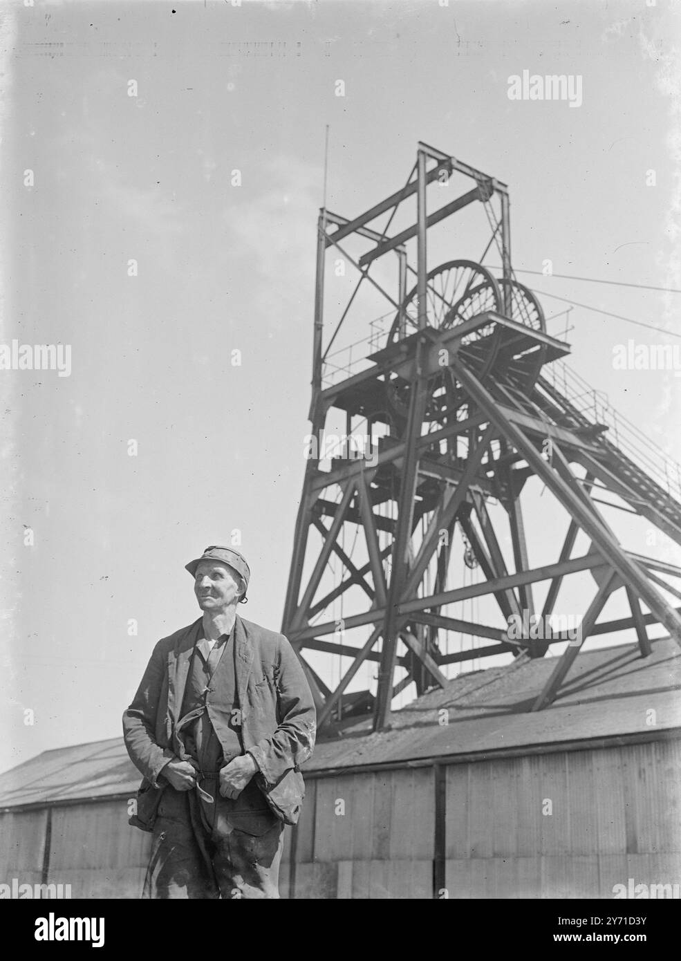 Miners at the Chislet coal mine in Kent, England - 1940 Stock Photo - Alamy