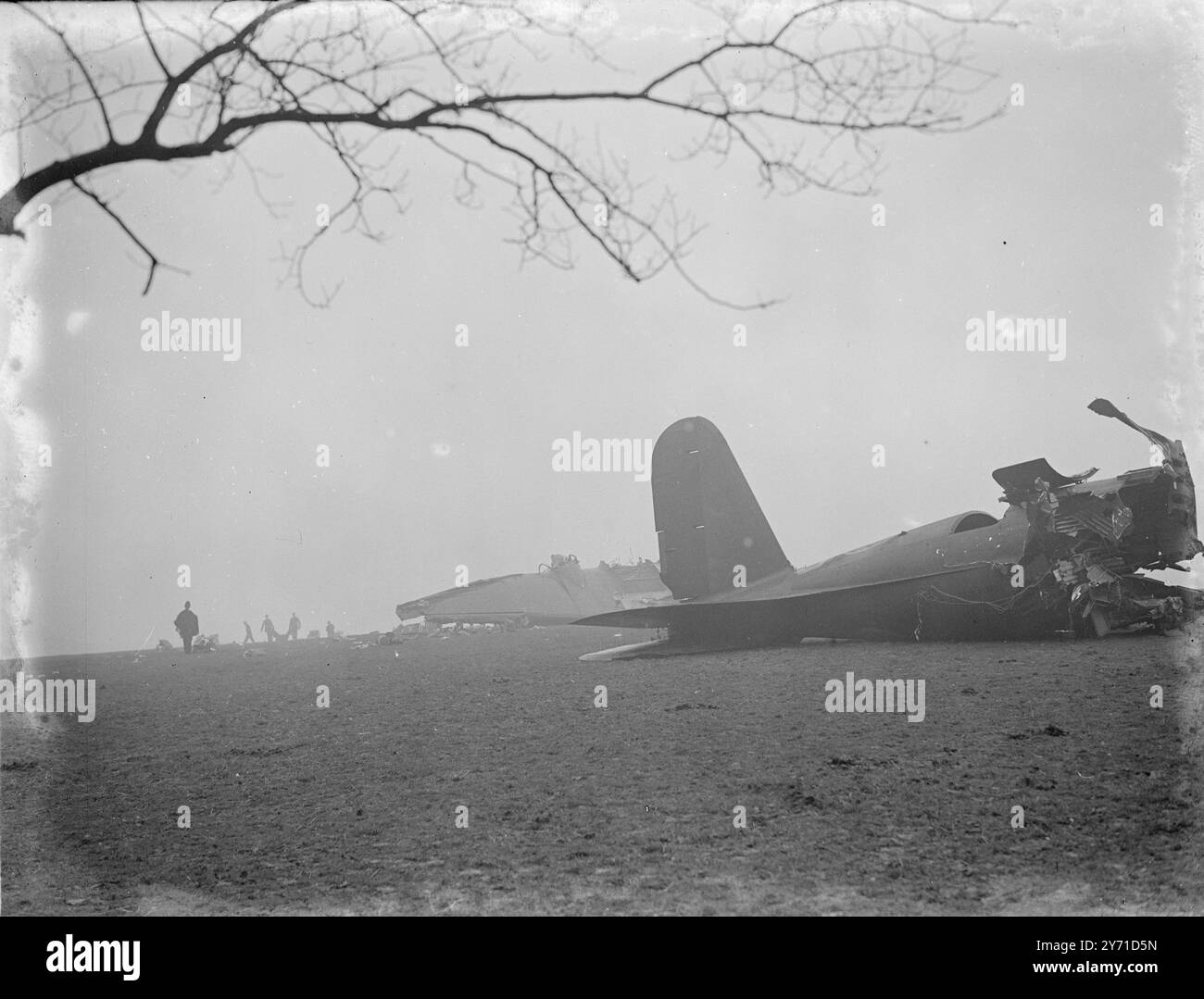 Front broken white crash Black and White Stock Photos & Images - Alamy