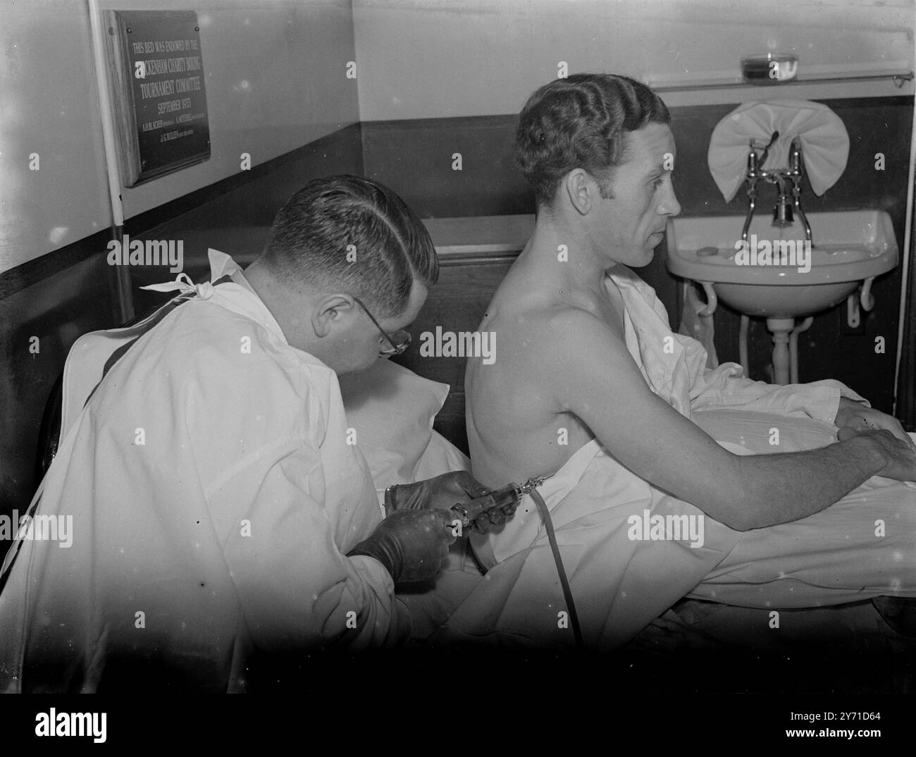 Patient with a chest drainRichmond Hospital 1940 Stock Photo - Alamy