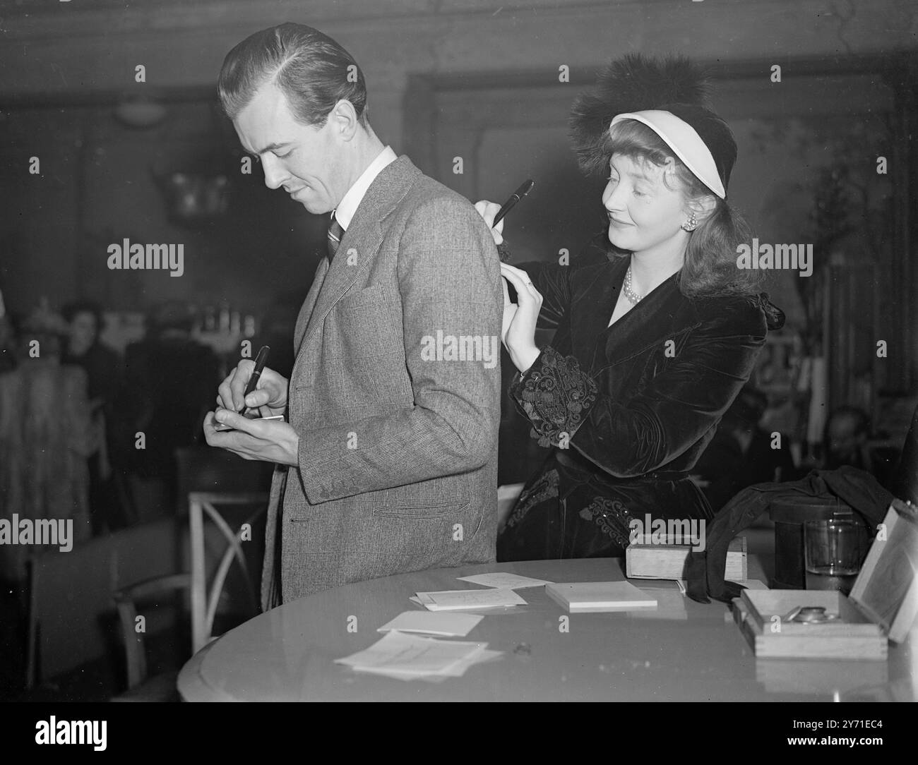 CHRISTMAS CRACKER BAZAAR OPENED BY MRS . CHURCHILL The annual two-day ...