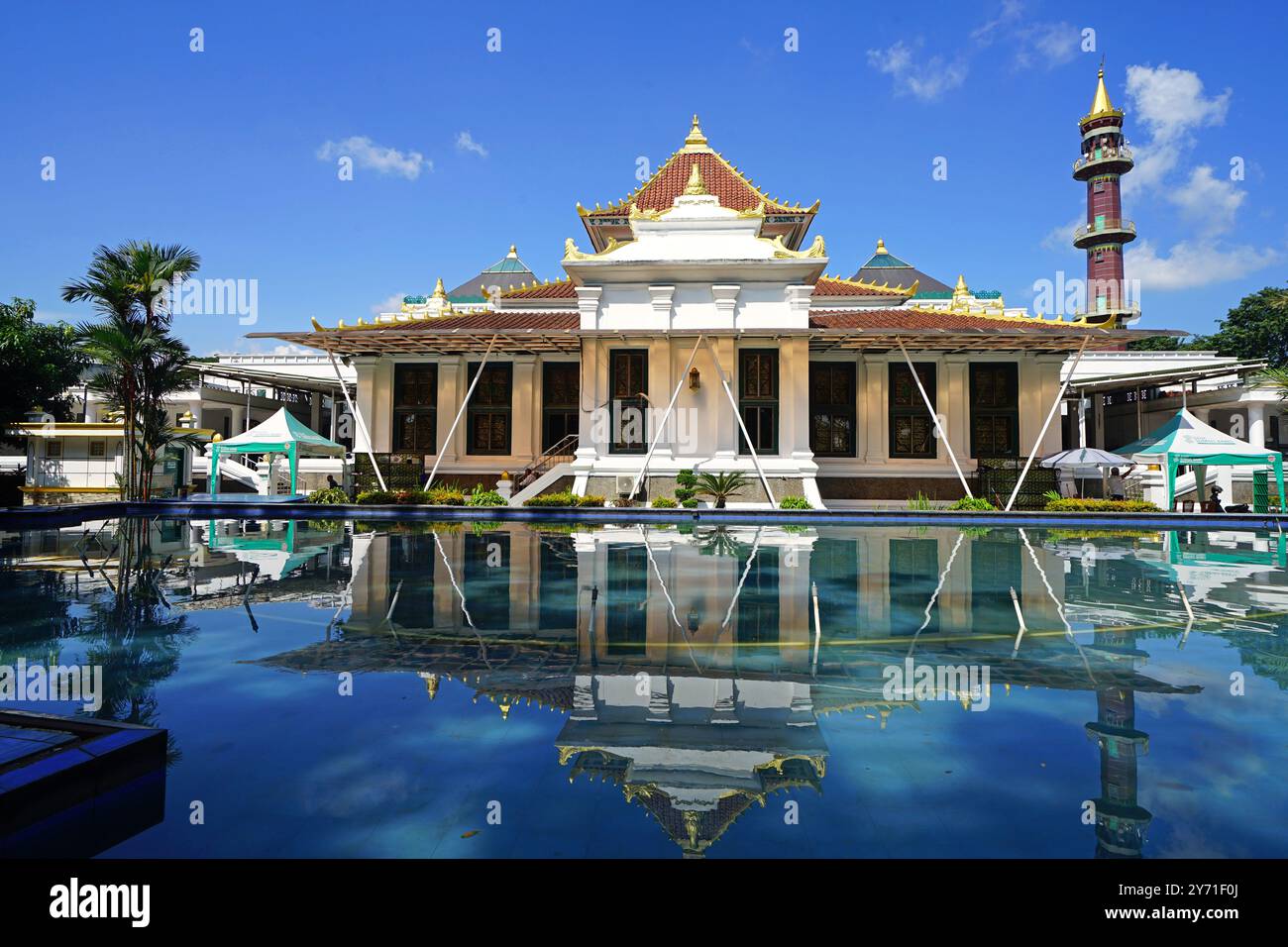 Masjid Agung Sultan Mahmud Badaruddin Palembang, Palembang Great Mosque ...