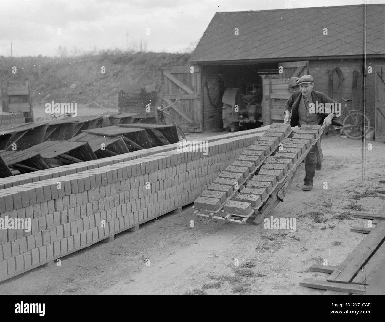 Longfield Brick Works .1940 Stock Photo - Alamy