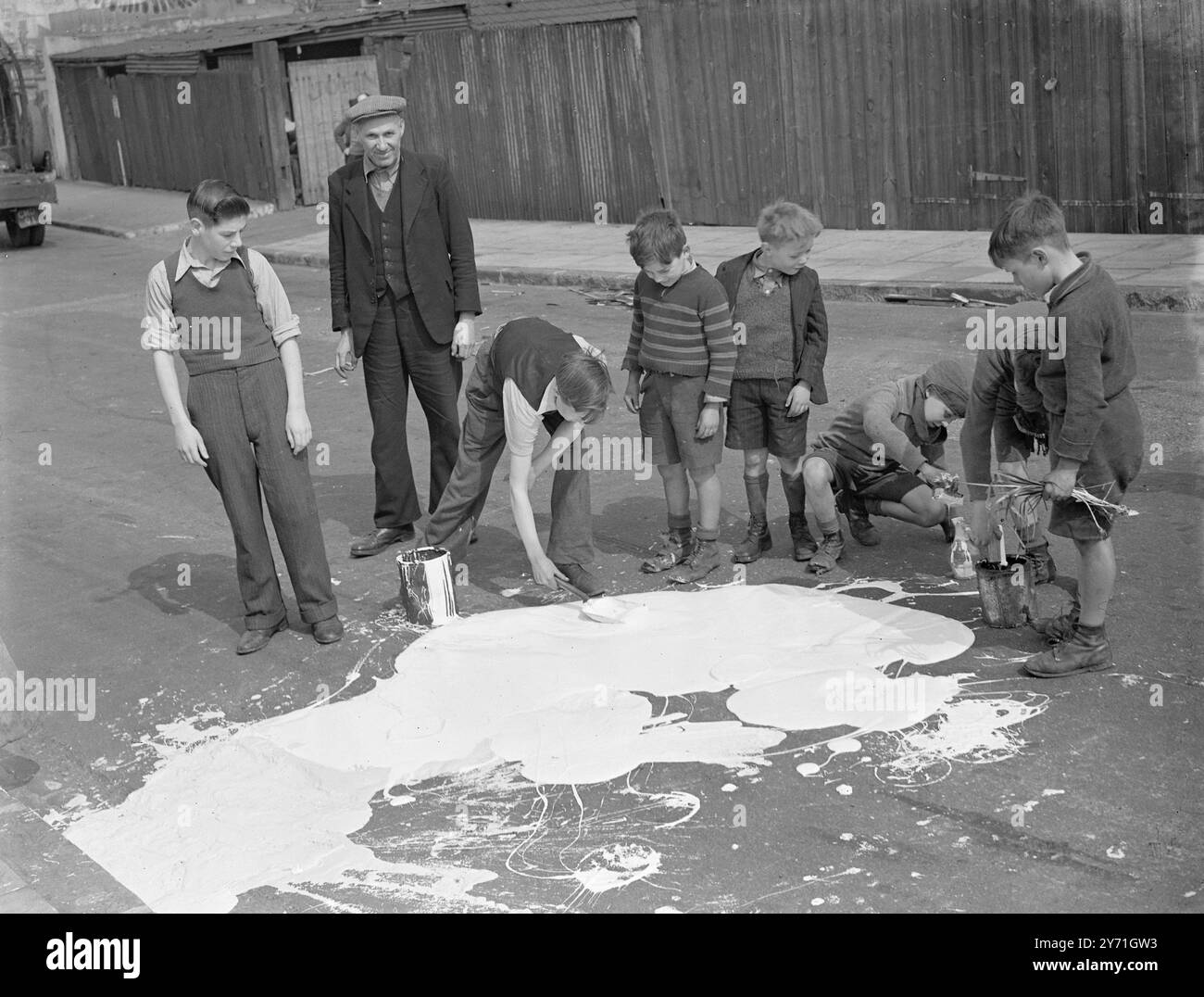 Paint play of children Black and White Stock Photos & Images - Alamy