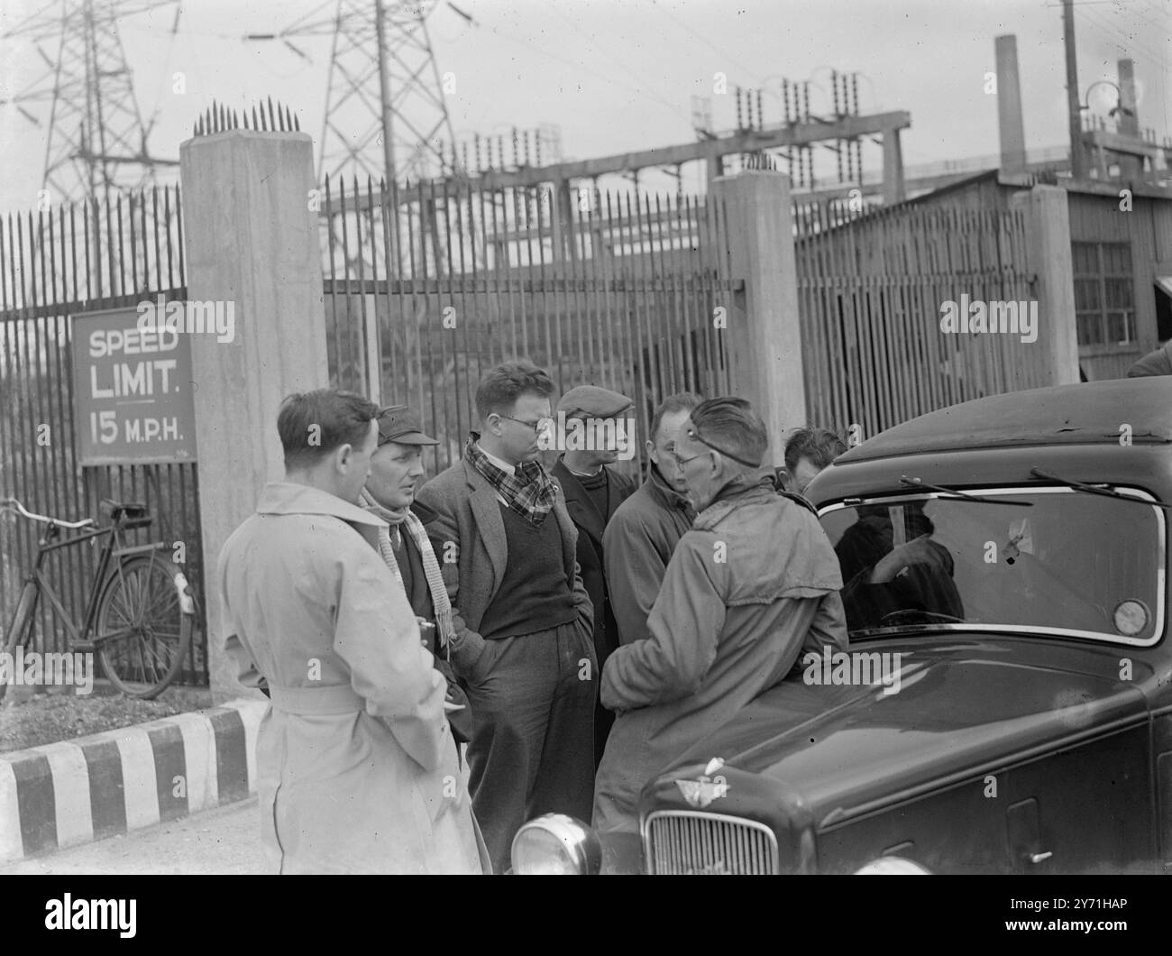 Dartford Power station strike Scene . 1946 Stock Photo - Alamy