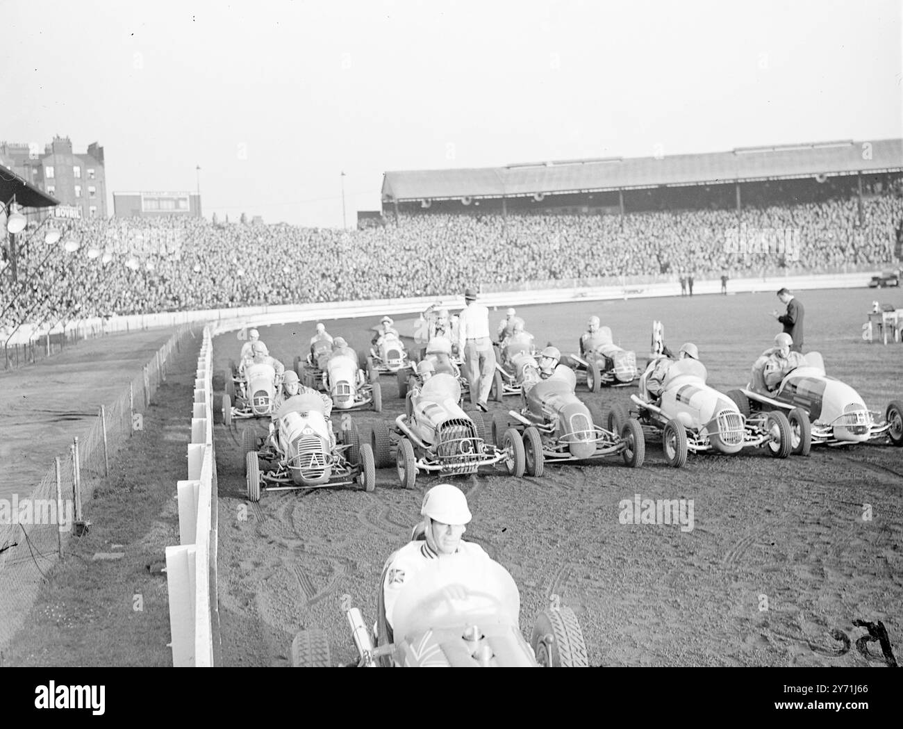 Midget car races hi-res stock photography and images - Alamy