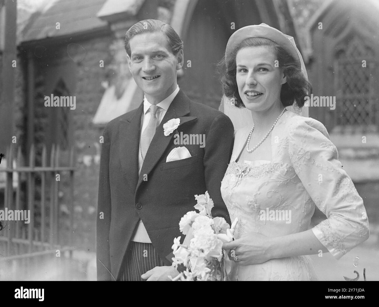 ISS RHONA WOOD WEDS MR . J . PEYTON-JONES The Wedding between twenty ...