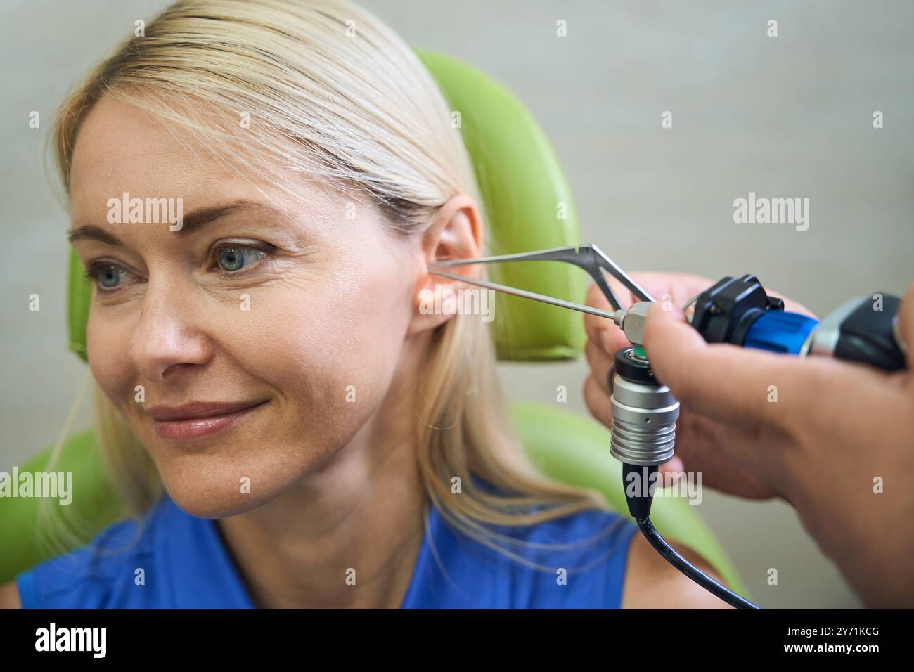 Ear lavage hi-res stock photography and images - Alamy