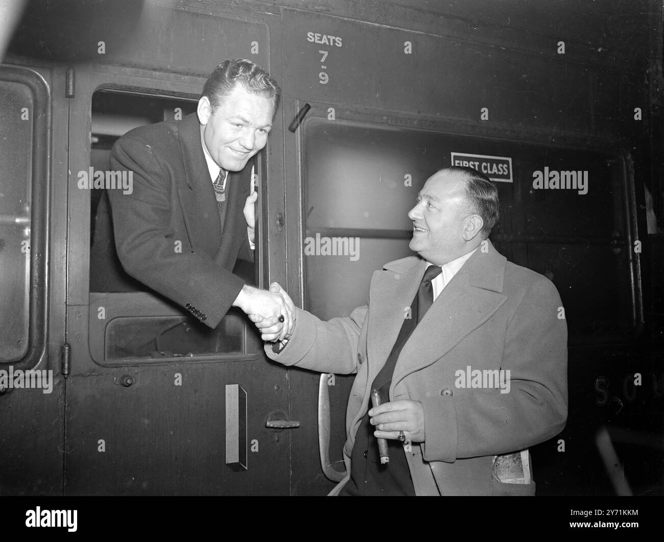 Boxing promoter JACK SOLOMONS welcoming LEE SAVOLD , the 32-year-old ...
