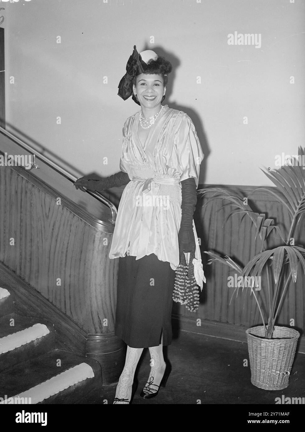 (Original Caption) COLOURED DANCE STAR MISS KATHERINE DUNHAM . Making ...