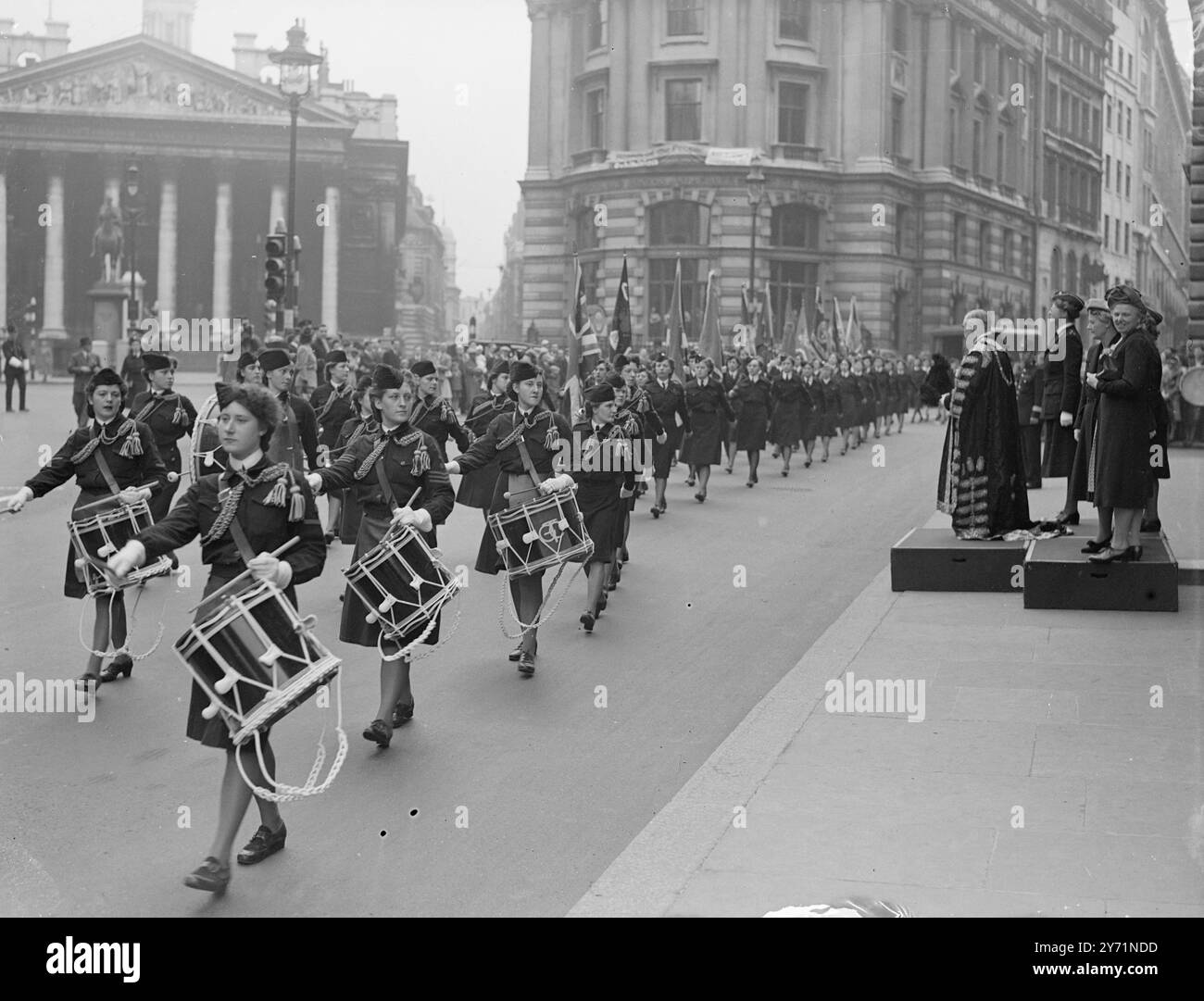 " SCOTLAND AT THE MANSION HOUSE " Two thousand , five hundred members ...