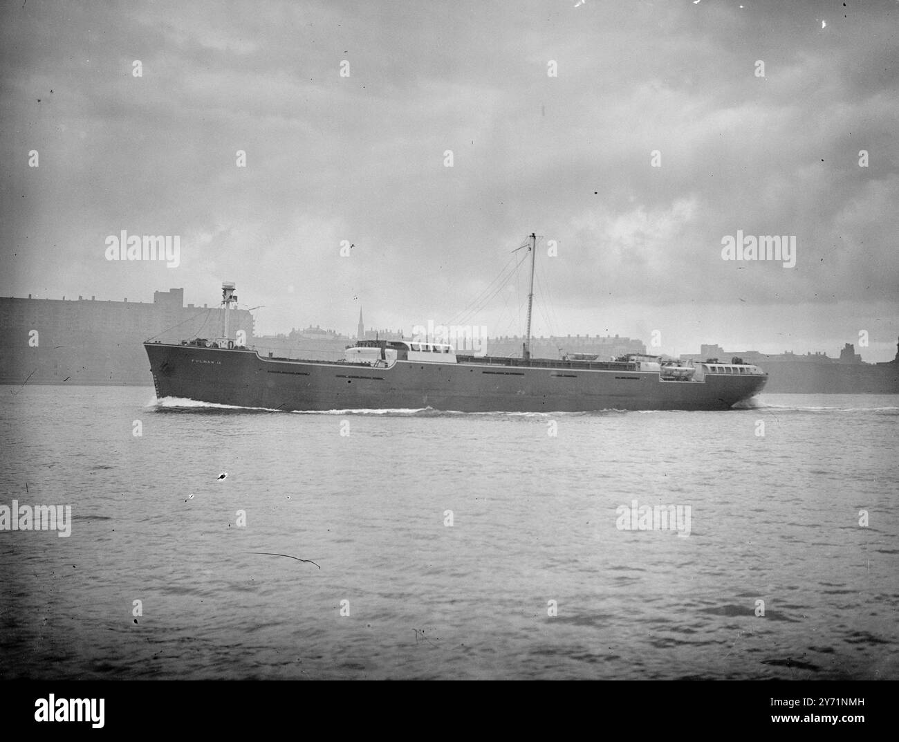 1 ton picture hi-res stock photography and images - Alamy