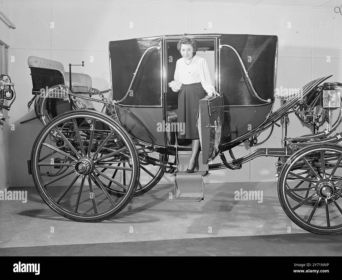 Gold coach lines hi-res stock photography and images - Alamy