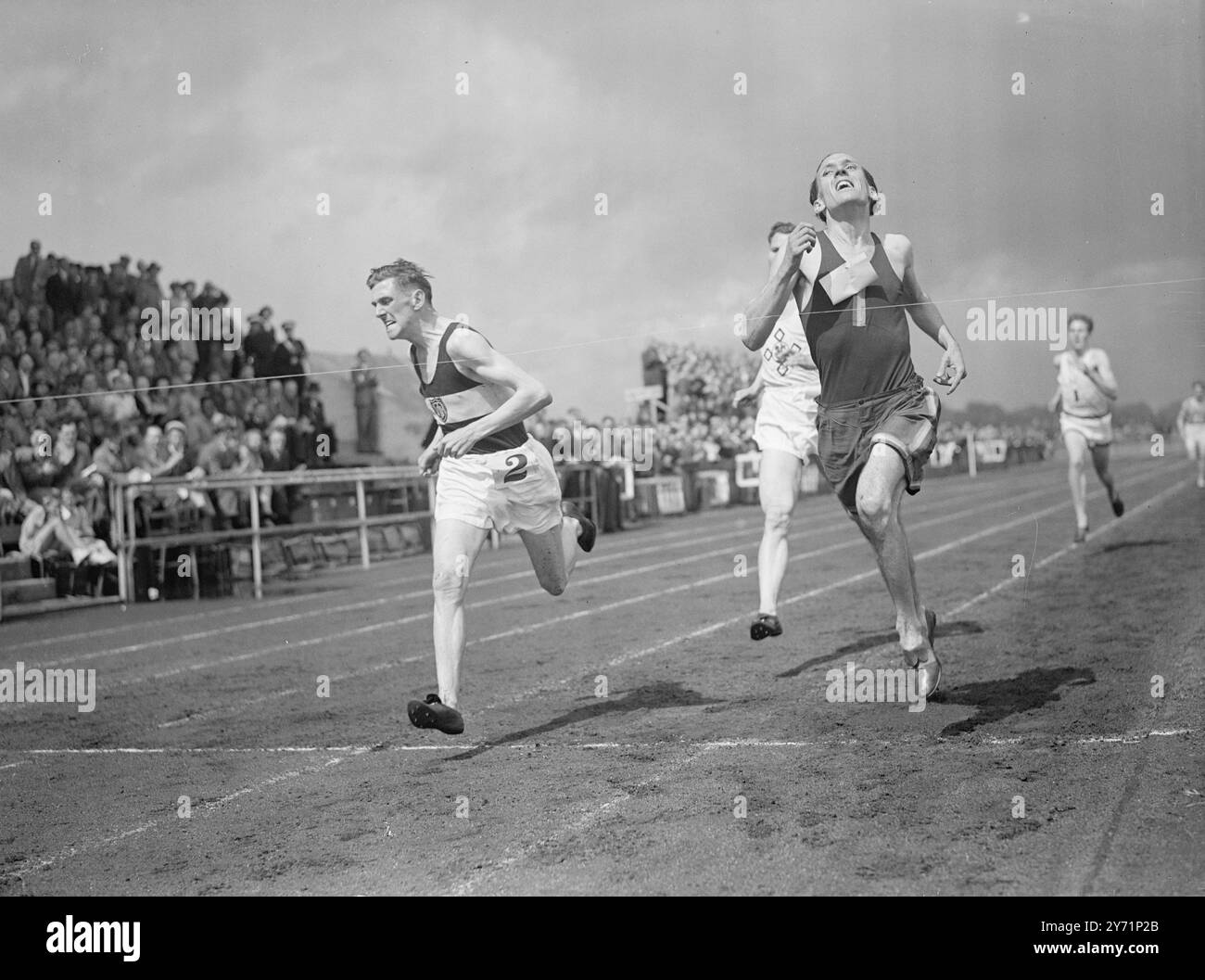 Olympics running thames hi-res stock photography and images - Alamy