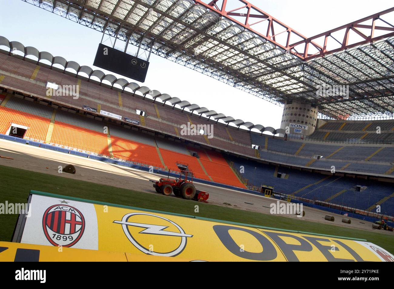 Stadio di calcio hi-res stock photography and images - Alamy