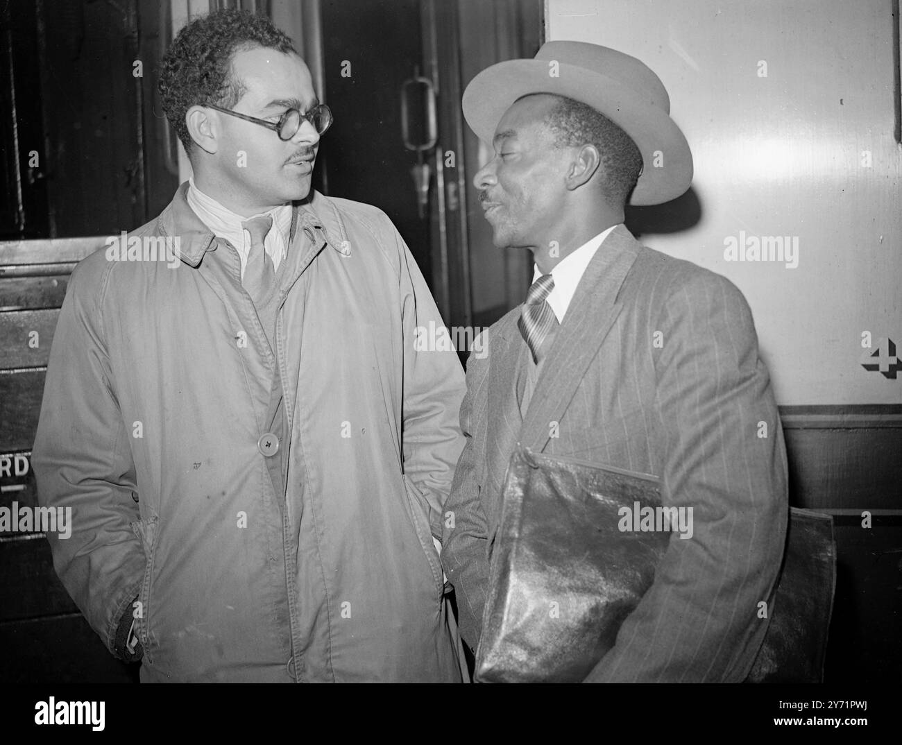 ( ORIGIBAL CAPTION) WEST INDIES CRICKET TEAM ARRIVE The West Indies ...