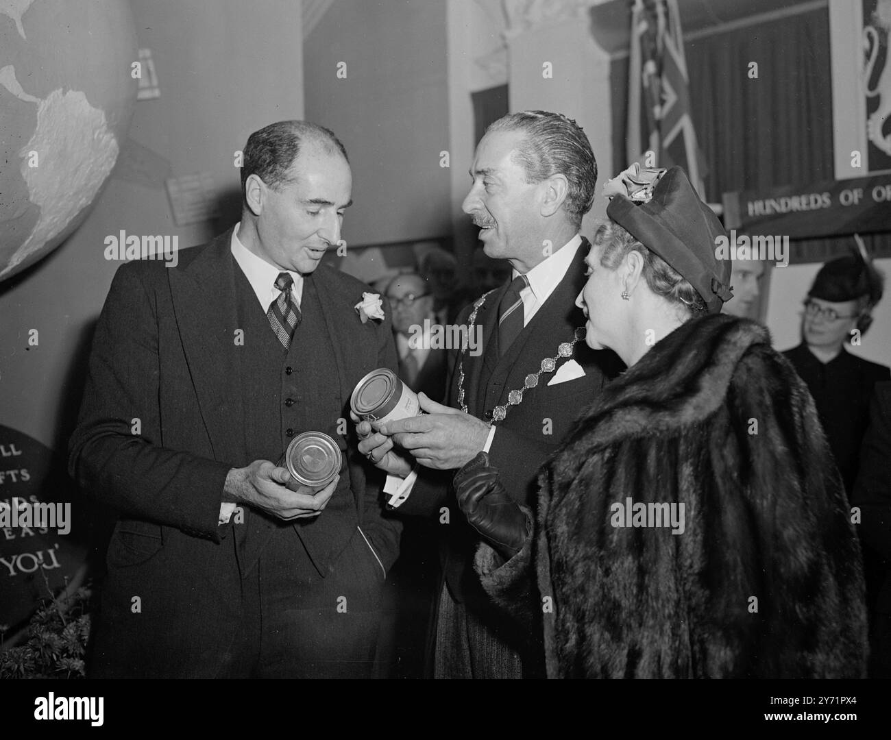 ''BRITAIN SAYS THANK YOU '' EXHIBITION OPENED BY MINISTER OF FOOD . The ...