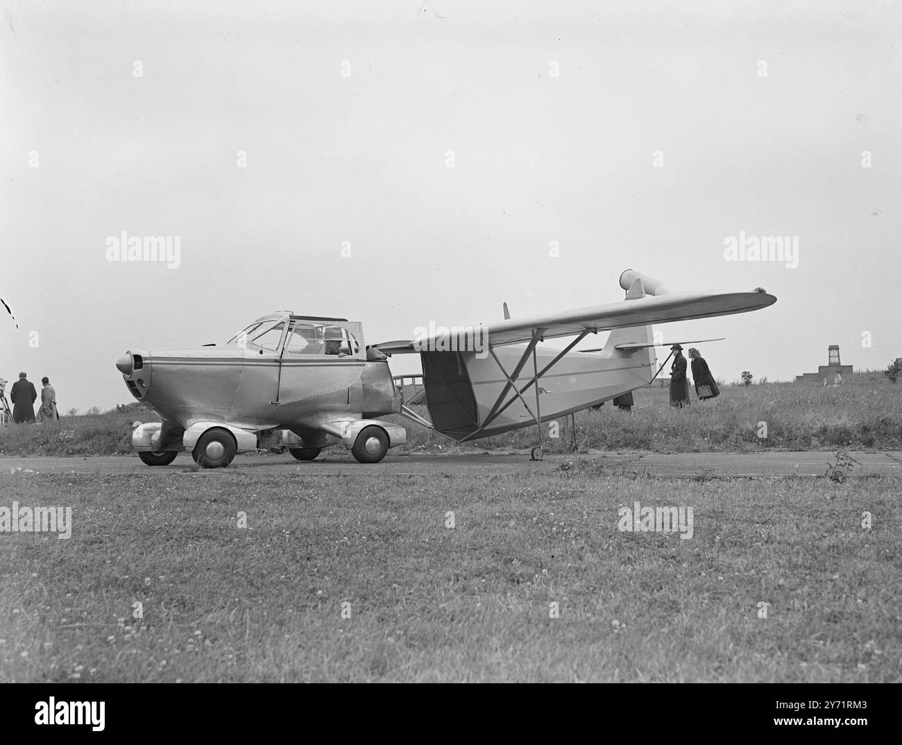 "Gatwick Air Pageant" The curtain went up on the "Daily Express Air ...