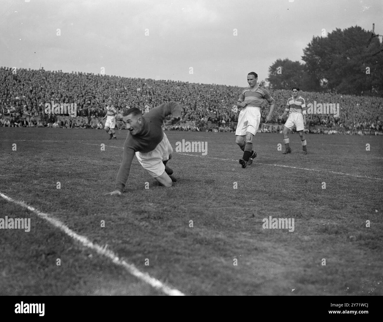 Queen's park rangers hatton hi-res stock photography and images - Alamy