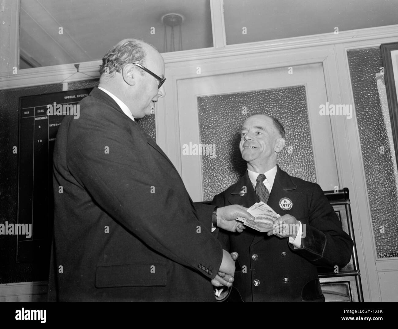 Driver Albert Edward Gunter , aged 46 , of Dalston Garage , driver of ...