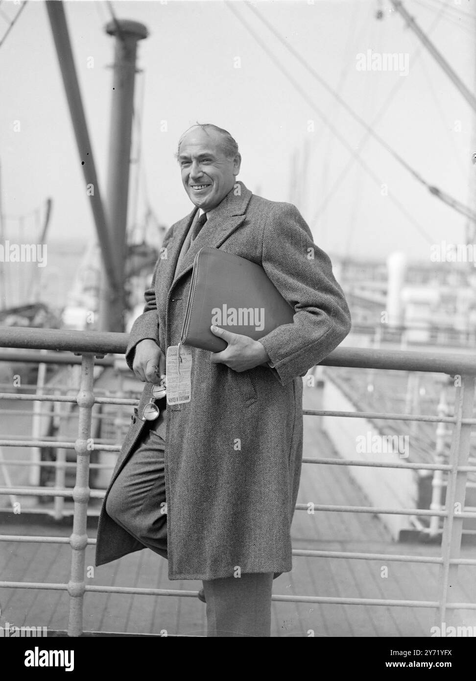 DENNIS HOEY BACK . British film star, DENNIS HOEY, arrived at ...