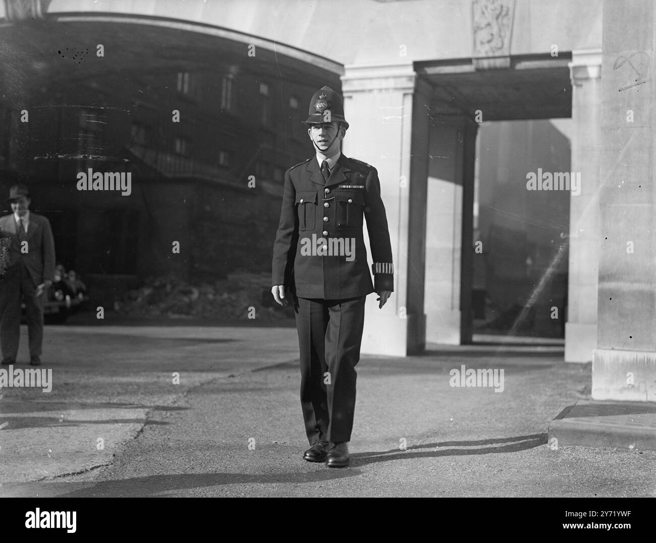 1940s police uniform hi-res stock photography and images - Alamy