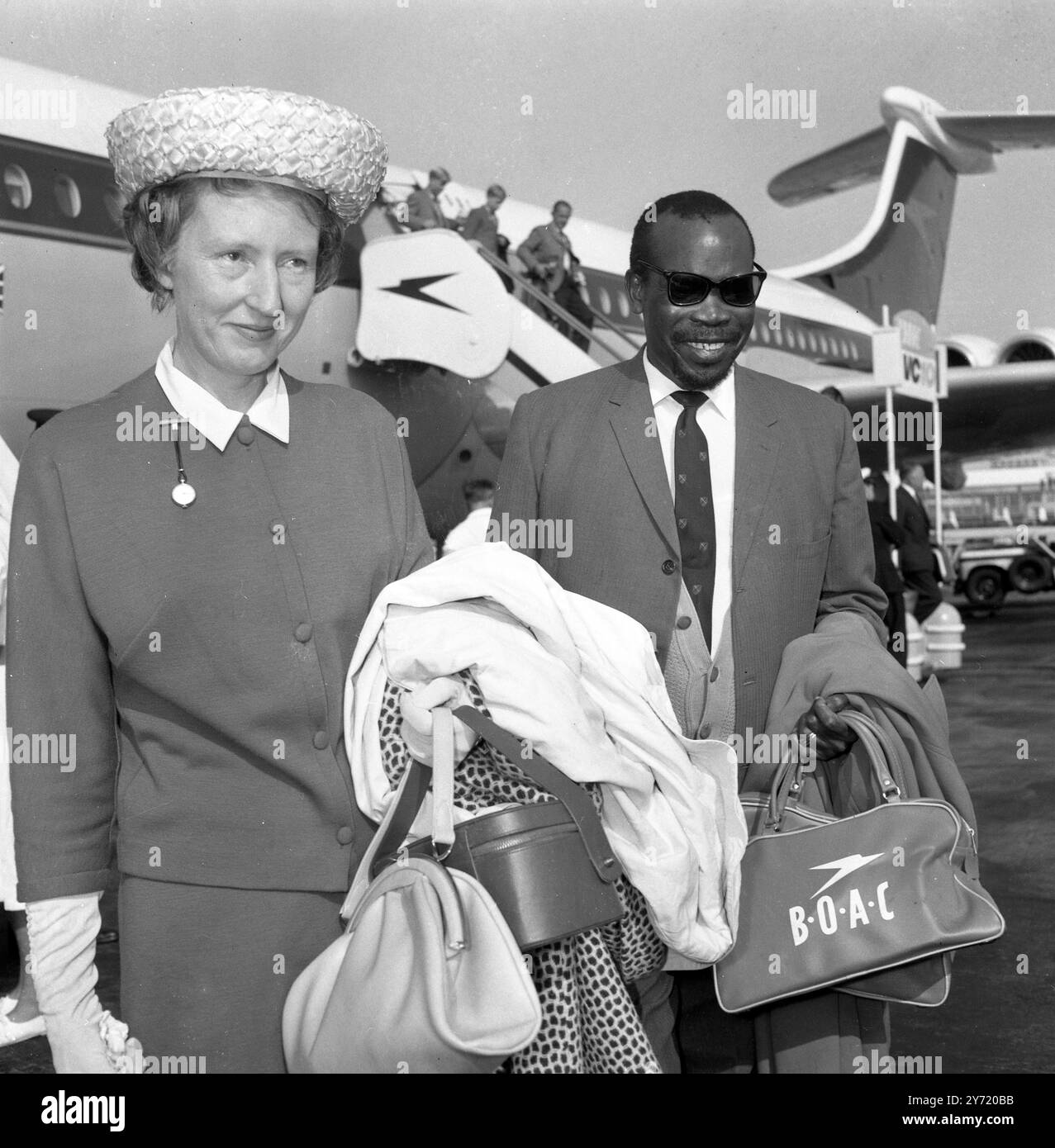 Marriage road sign Black and White Stock Photos & Images - Alamy