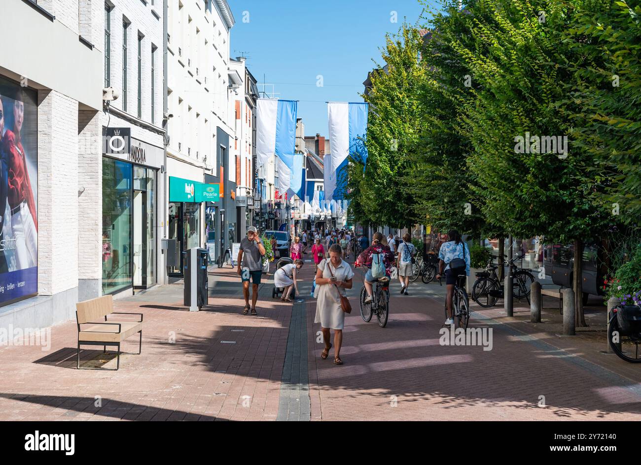 Hasselt, Limburg, Belgium, AUG 12, 2024 Crowded shopping street in old town Stock Photo - Alamy