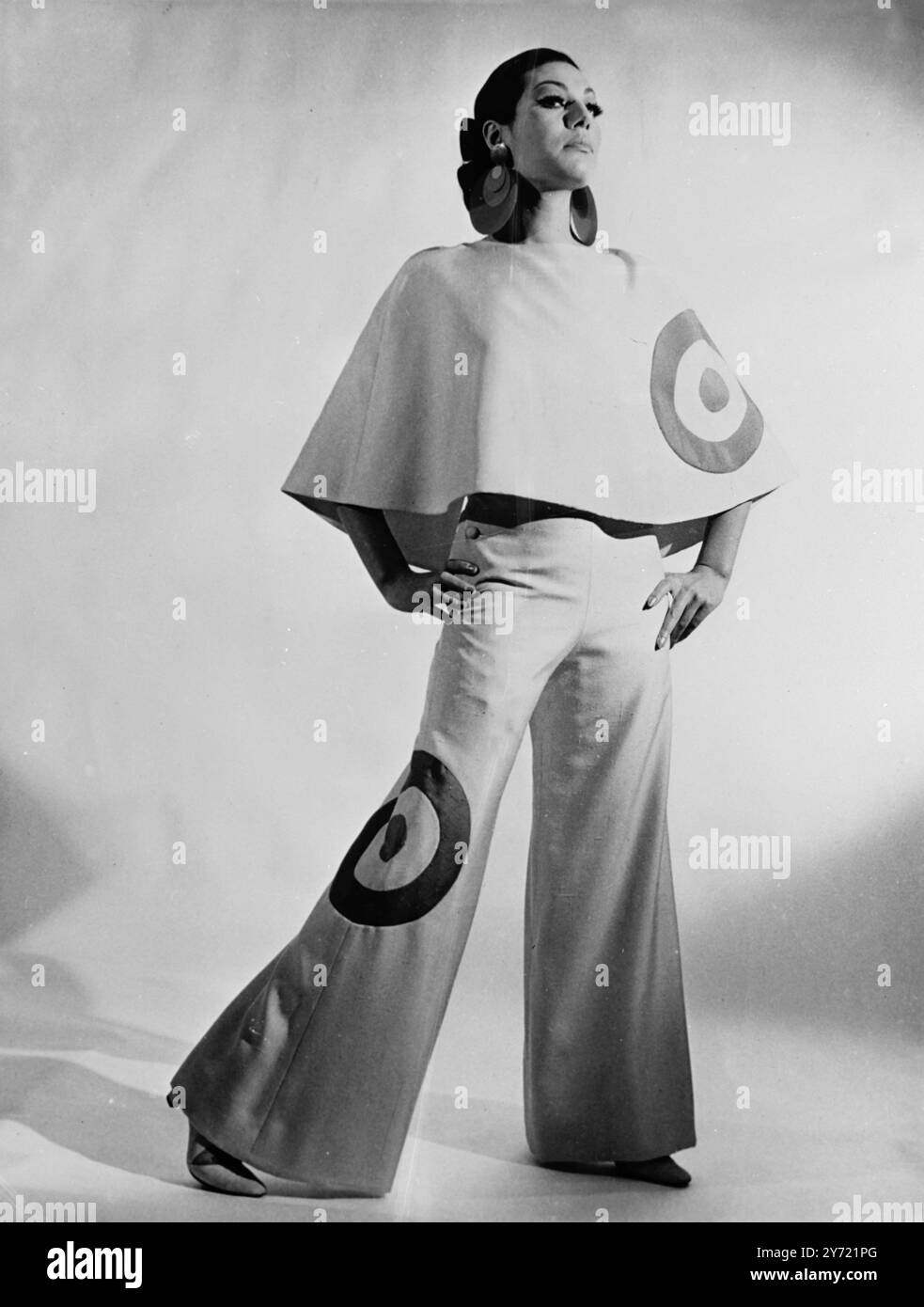 Tiziani designs Here is an "avant gout" of the 1966 Spring/Summer ...