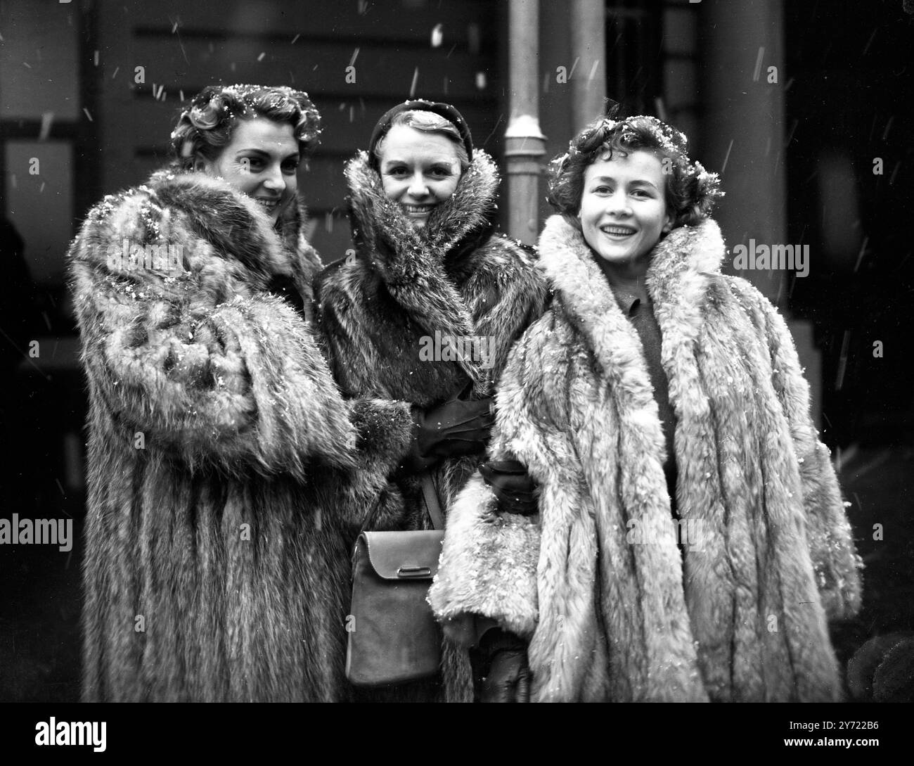 With snow-powdered hair, they anticipated England's Arctic weather and ...