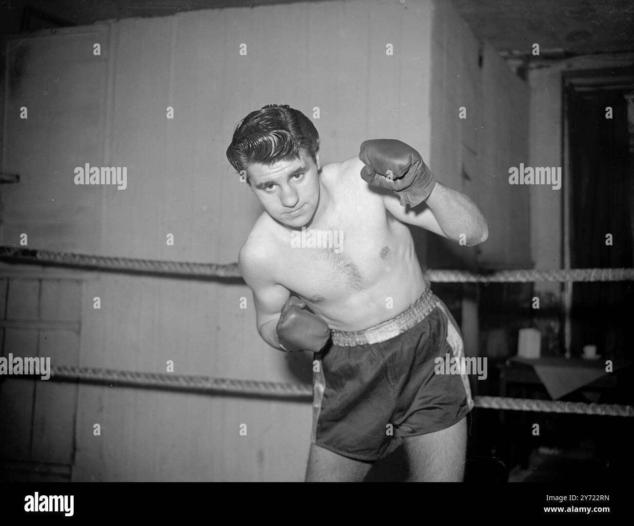 Johnny Hudson - Boxer 9th March 1948 Stock Photo - Alamy