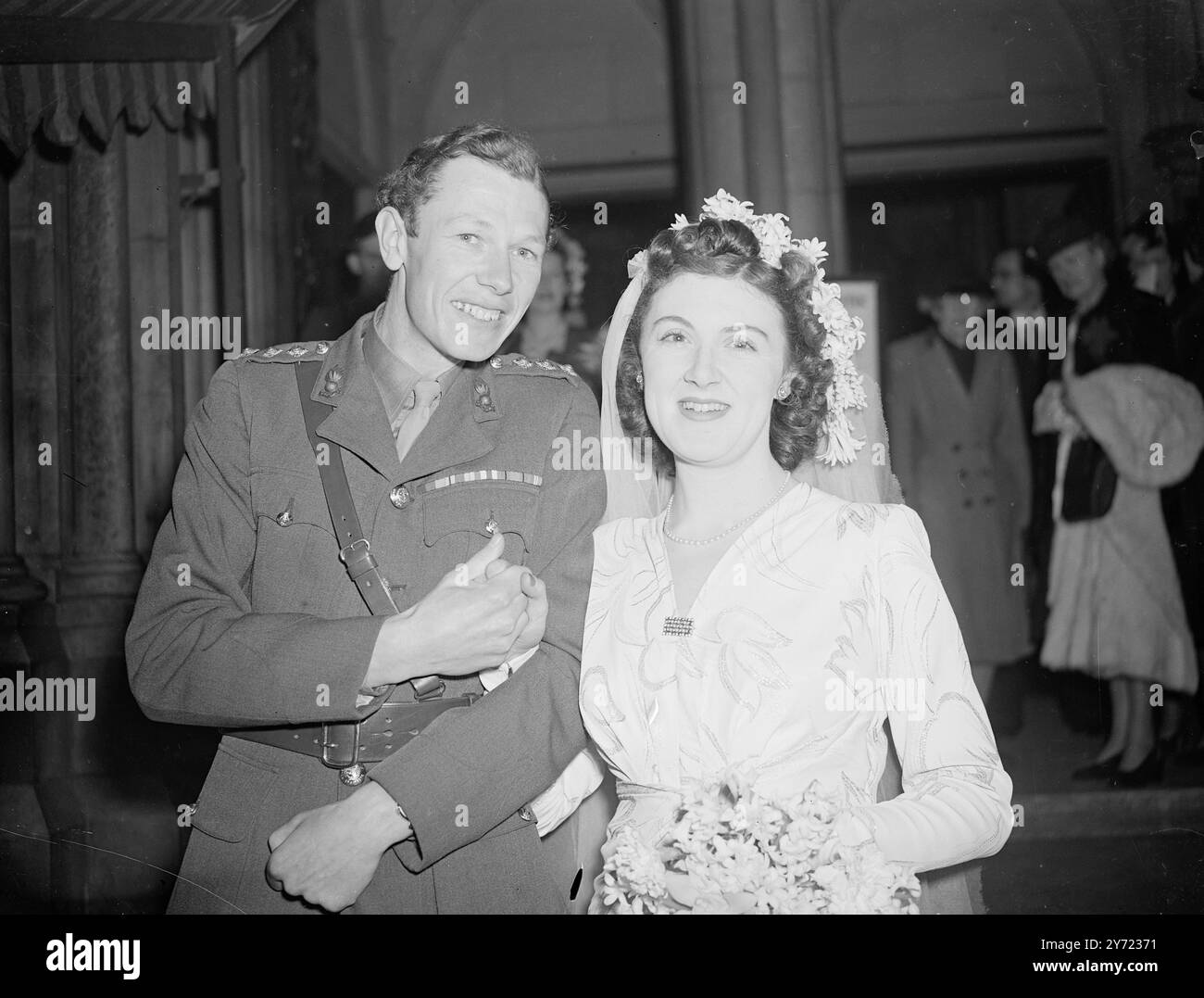 Captain P.M Dagnall Weds Miss V.M Phillimore. The wedding of Captain P ...