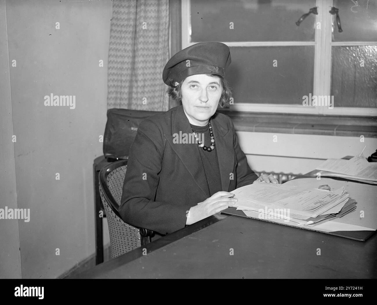 Chief womens hi-res stock photography and images - Alamy