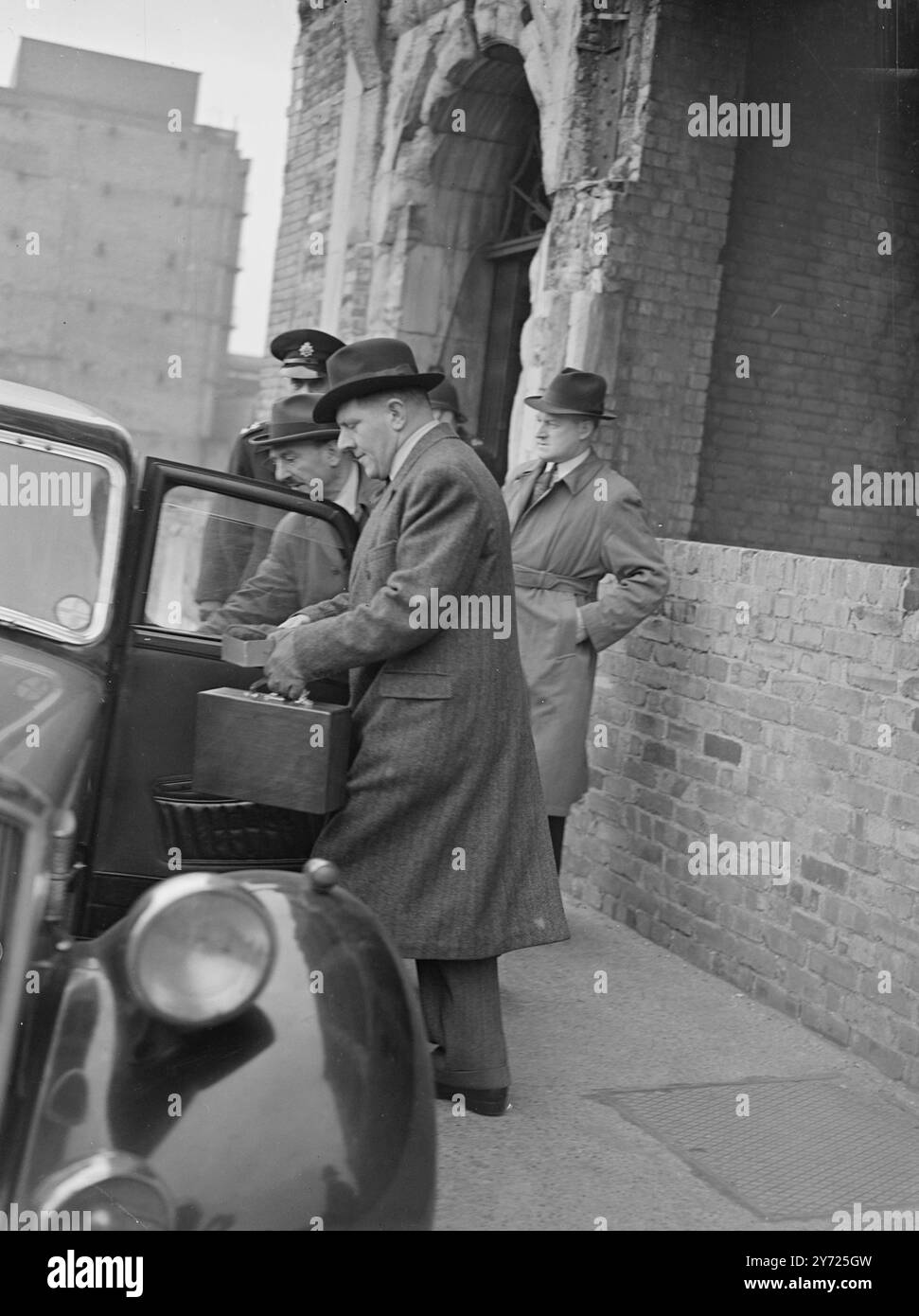 1940s detective hi-res stock photography and images - Alamy