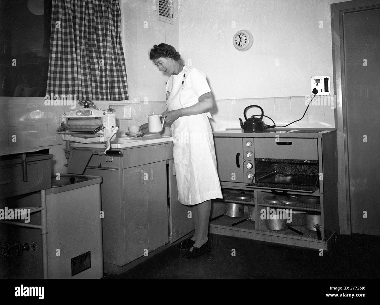 All-electric kitchens for British post-war housesAn exhibition of four ...