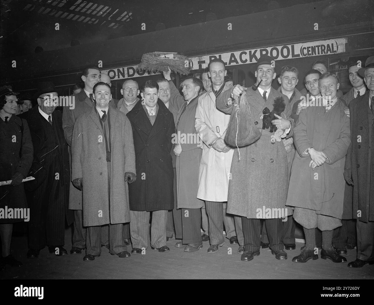 Oysters bag Black and White Stock Photos & Images - Alamy