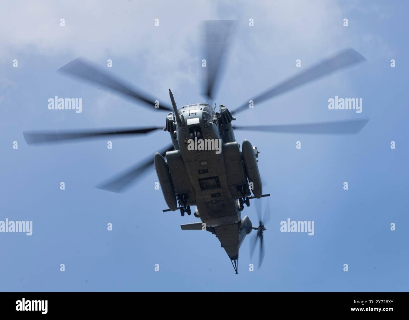 A U.S. Marine Corps CH-53E Super Stallion with Marine Heavy Helicopter ...
