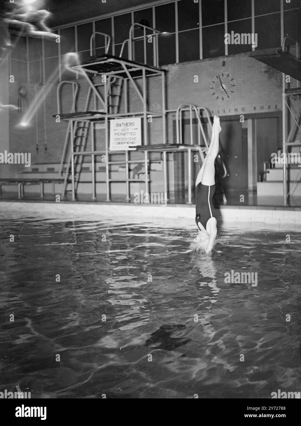 1940s swimming olympics pool hi-res stock photography and images - Alamy