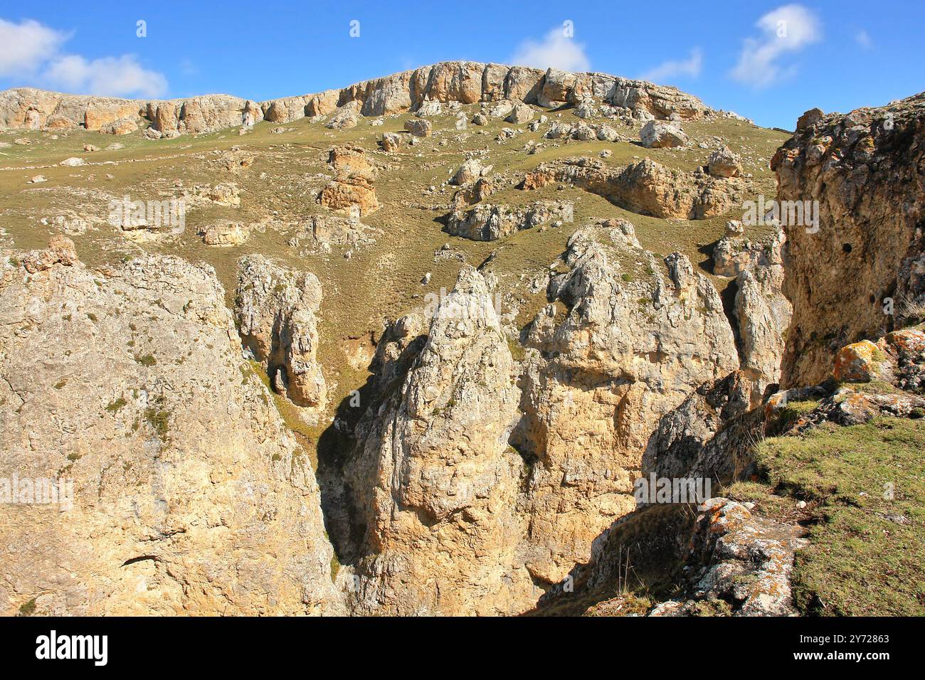 Road to the village of Khinaliq running through Greater Caucasus range ...