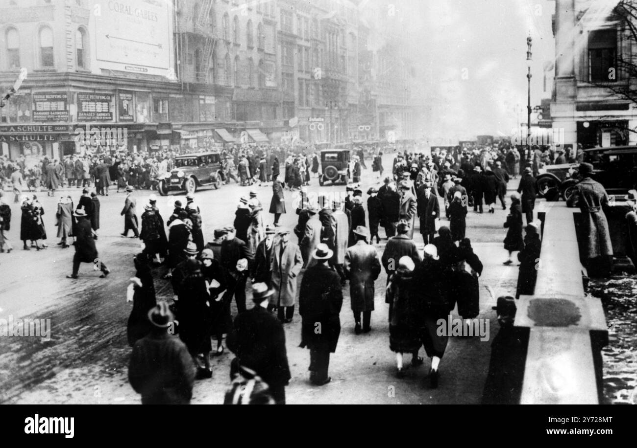 New York City: A view of the junction of 42nd Street and Fifth Avenue ...